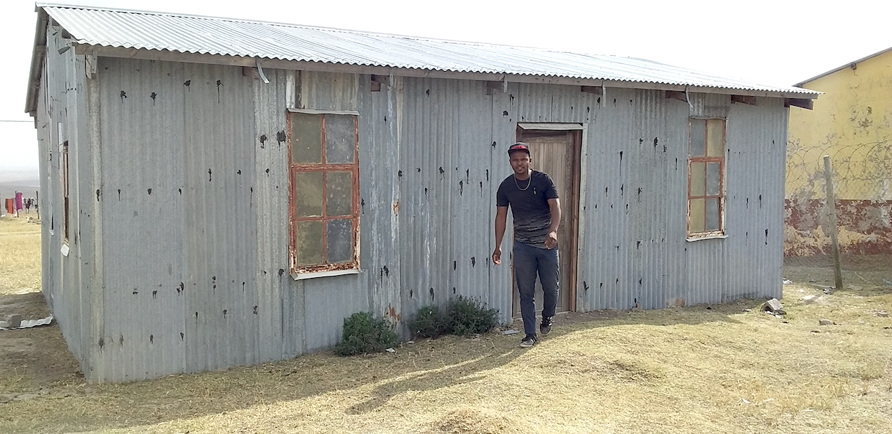 Villagers donate money to build a clinic in a shack | GroundUp